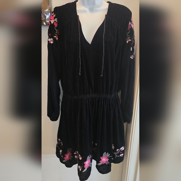 a.n.a | Dresses | Ana Black Long Sleeve Dress With Embriodered Floral ...